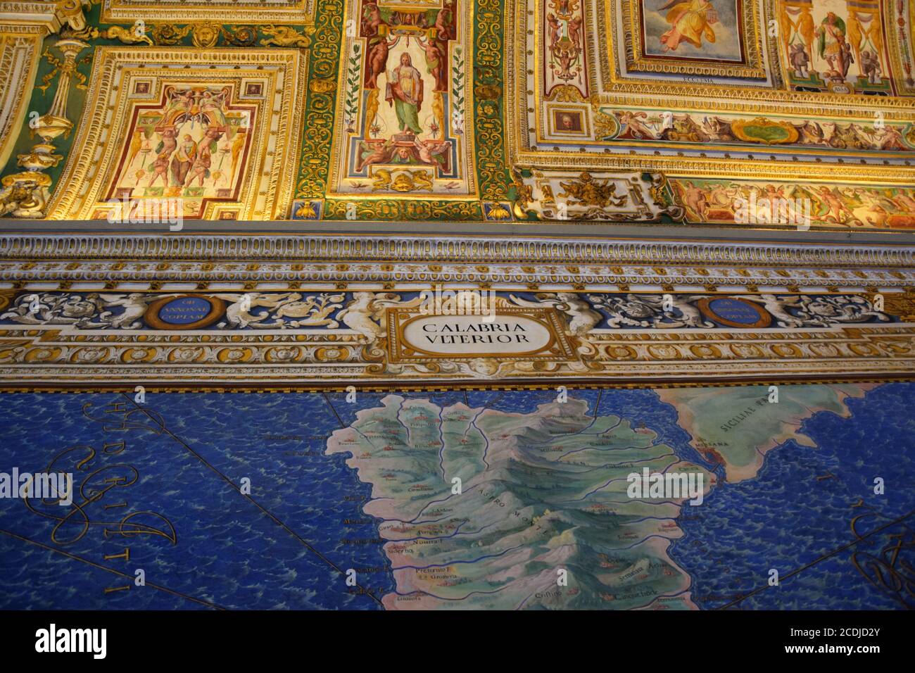 Vatican museums and the vatican library hi-res stock photography and ...