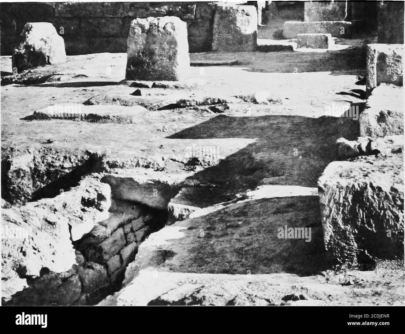 Stone built overflow channel hi-res stock photography and images - Alamy
