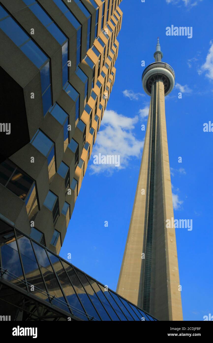 Cn tower and skydome hi-res stock photography and images - Alamy
