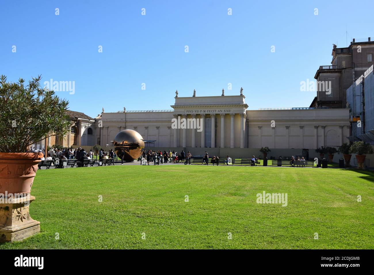 Pine Cone - Pigna - In the Courtyard of the Vatican Museums, Rome Stock ...