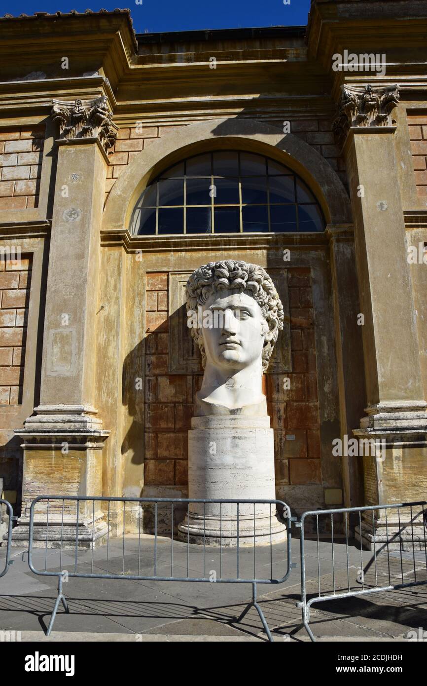 Pine Cone - Pigna - In the Courtyard of the Vatican Museums, Rome Stock ...