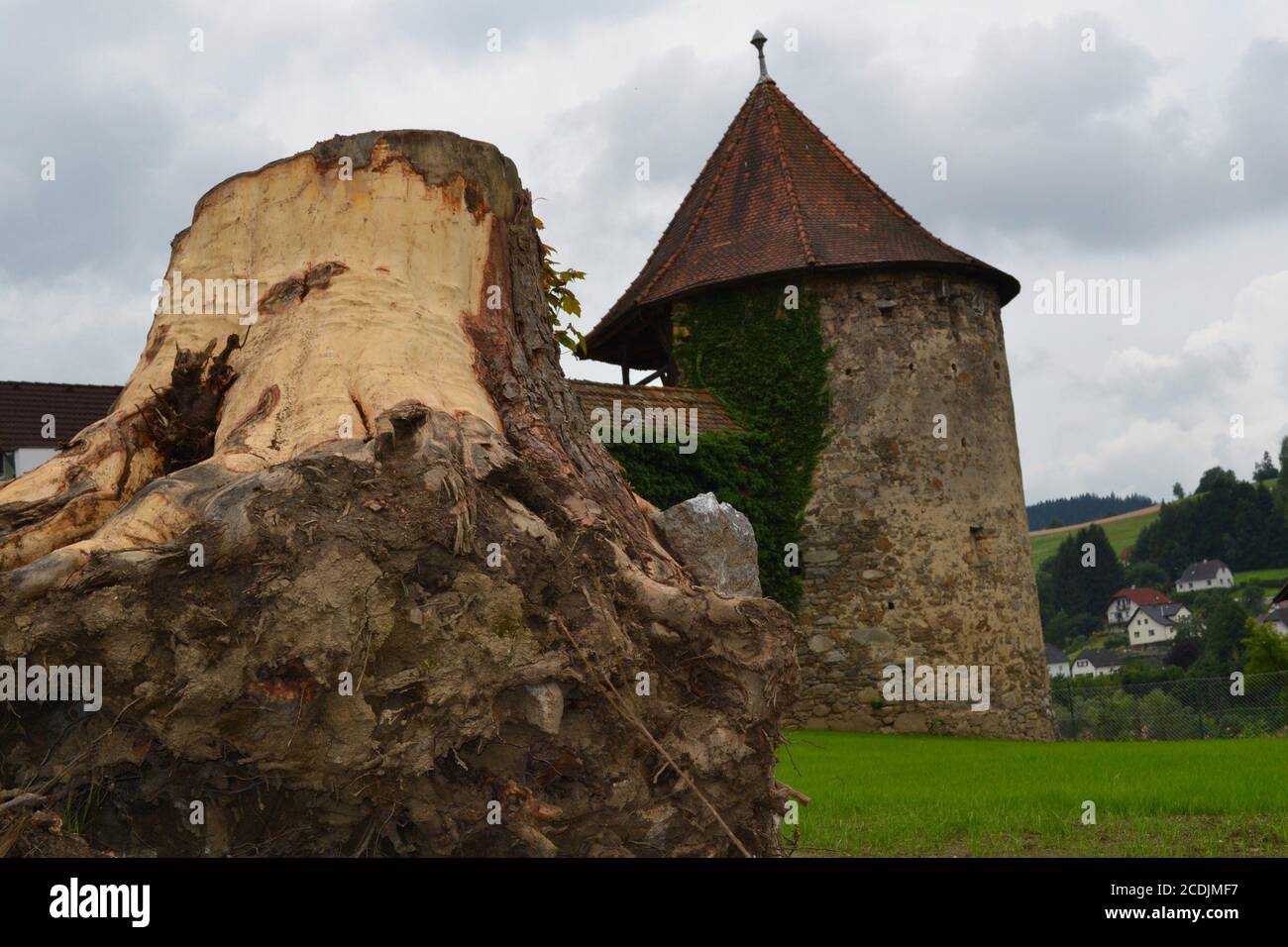 Old castle hi-res stock photography and images - Alamy