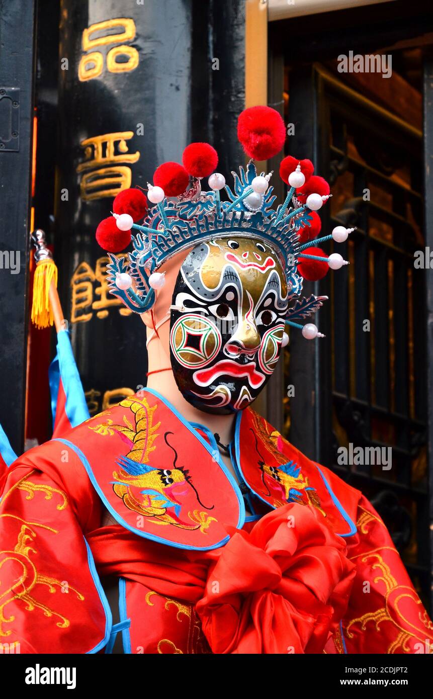 Chinese opera dance hi-res stock photography and images - Alamy