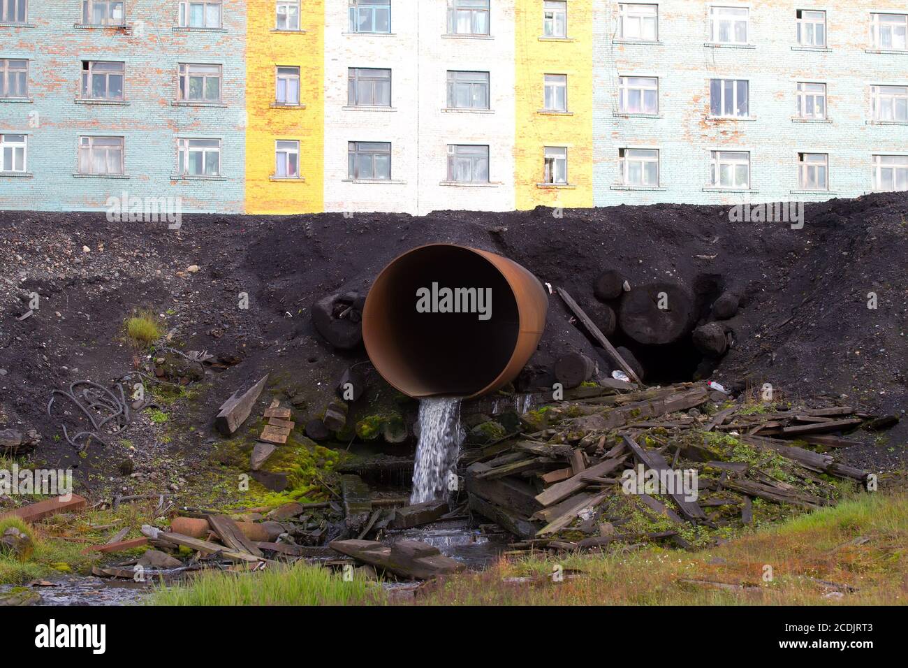 Fuel dumping hi-res stock photography and images - Alamy