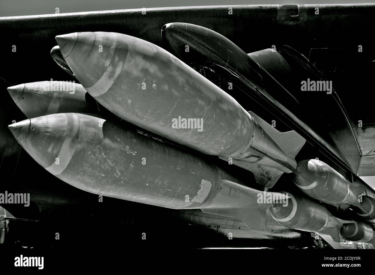 Cluster bombs hi-res stock photography and images - Alamy