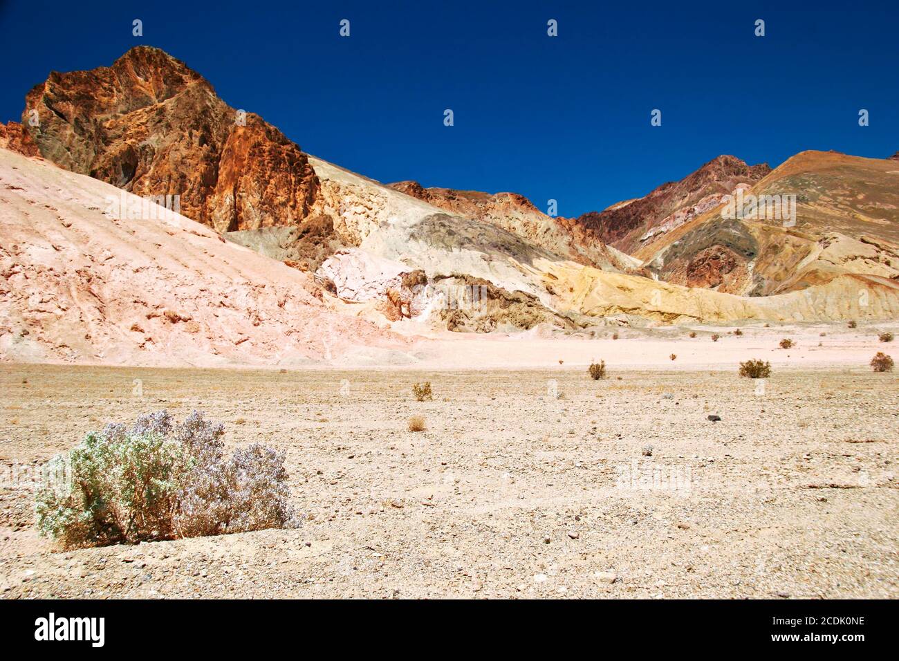 Lifeless landscape of the Death Valley Stock Photo - Alamy
