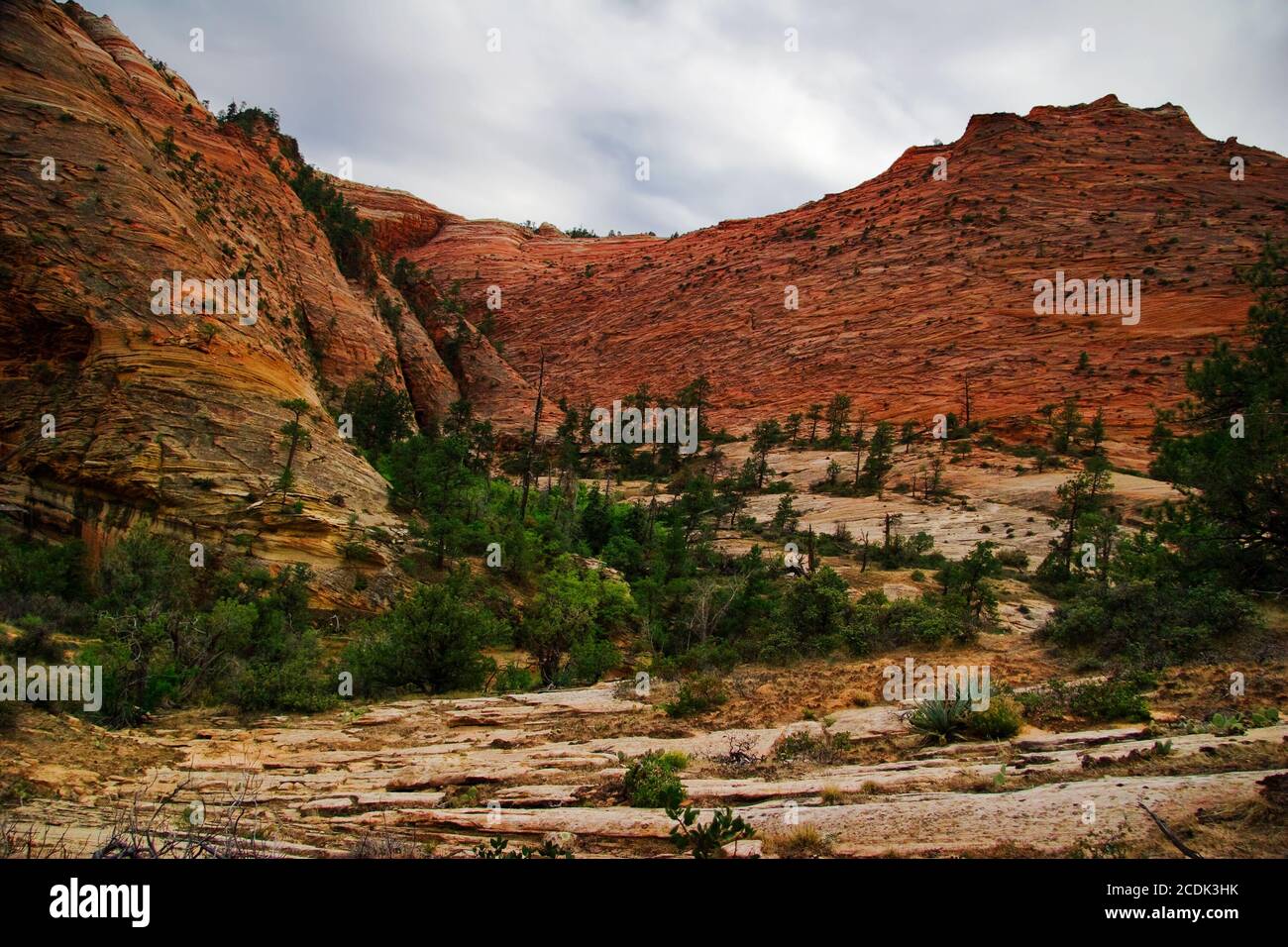 Utah mountain wallpaper hi-res stock photography and images - Alamy