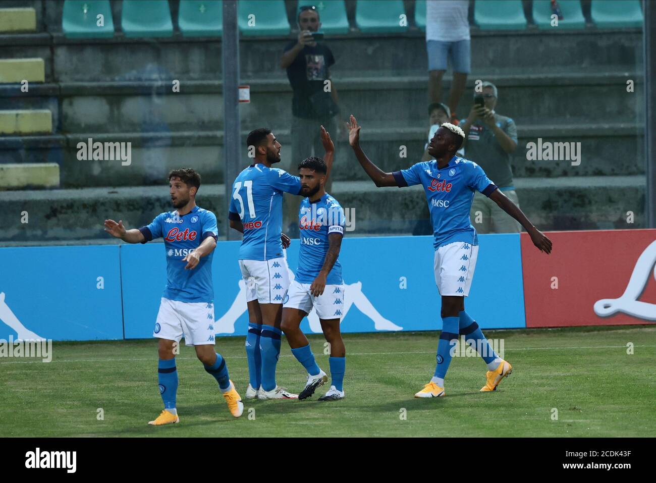 Stadio di calcio stadio hi-res stock photography and images - Alamy