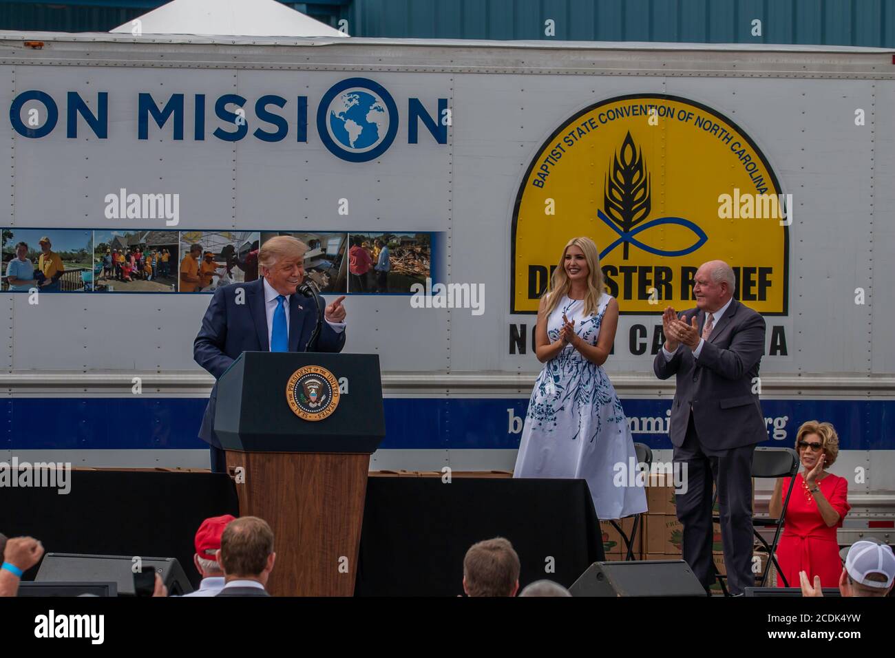 Clap all blacks hi-res stock photography and images - Alamy