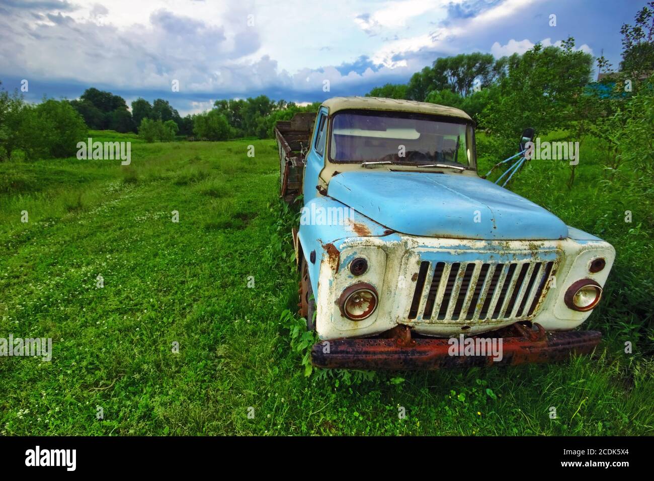 Old lorry hi-res stock photography and images - Alamy
