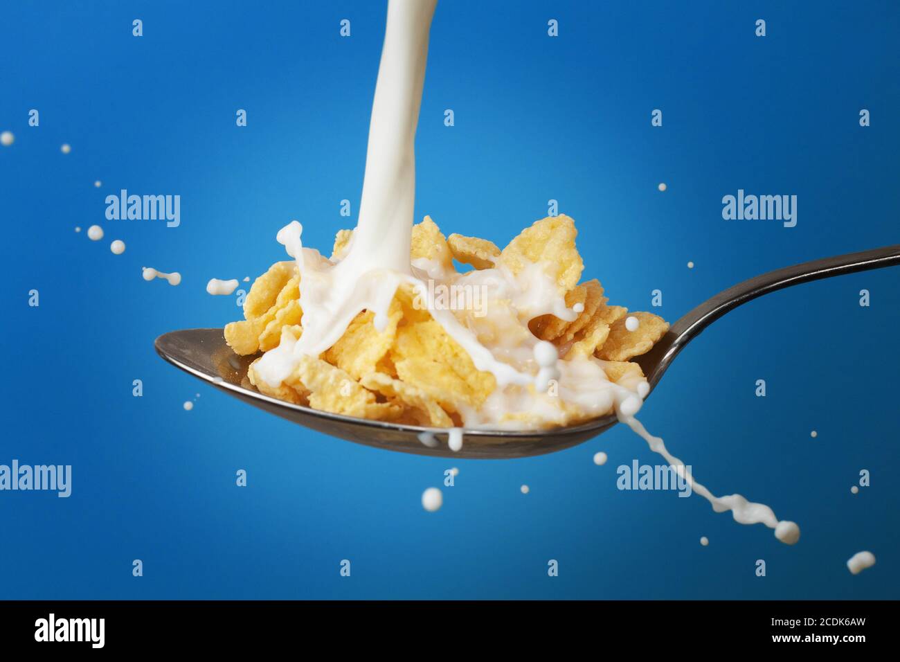 Milk splashing hi-res stock photography and images - Alamy