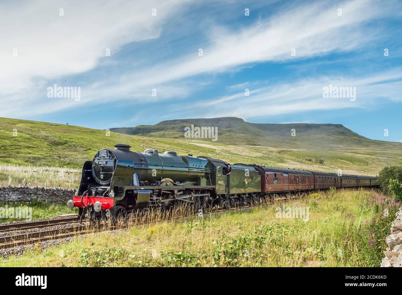 Lms royal scot class 7p 4 6 0 46115 scots guardsman hi-res stock ...