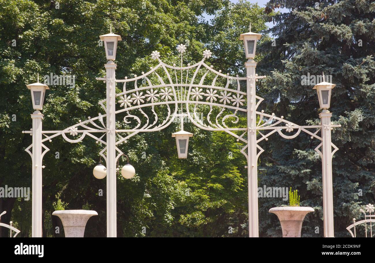 Old arch hi-res stock photography and images - Alamy