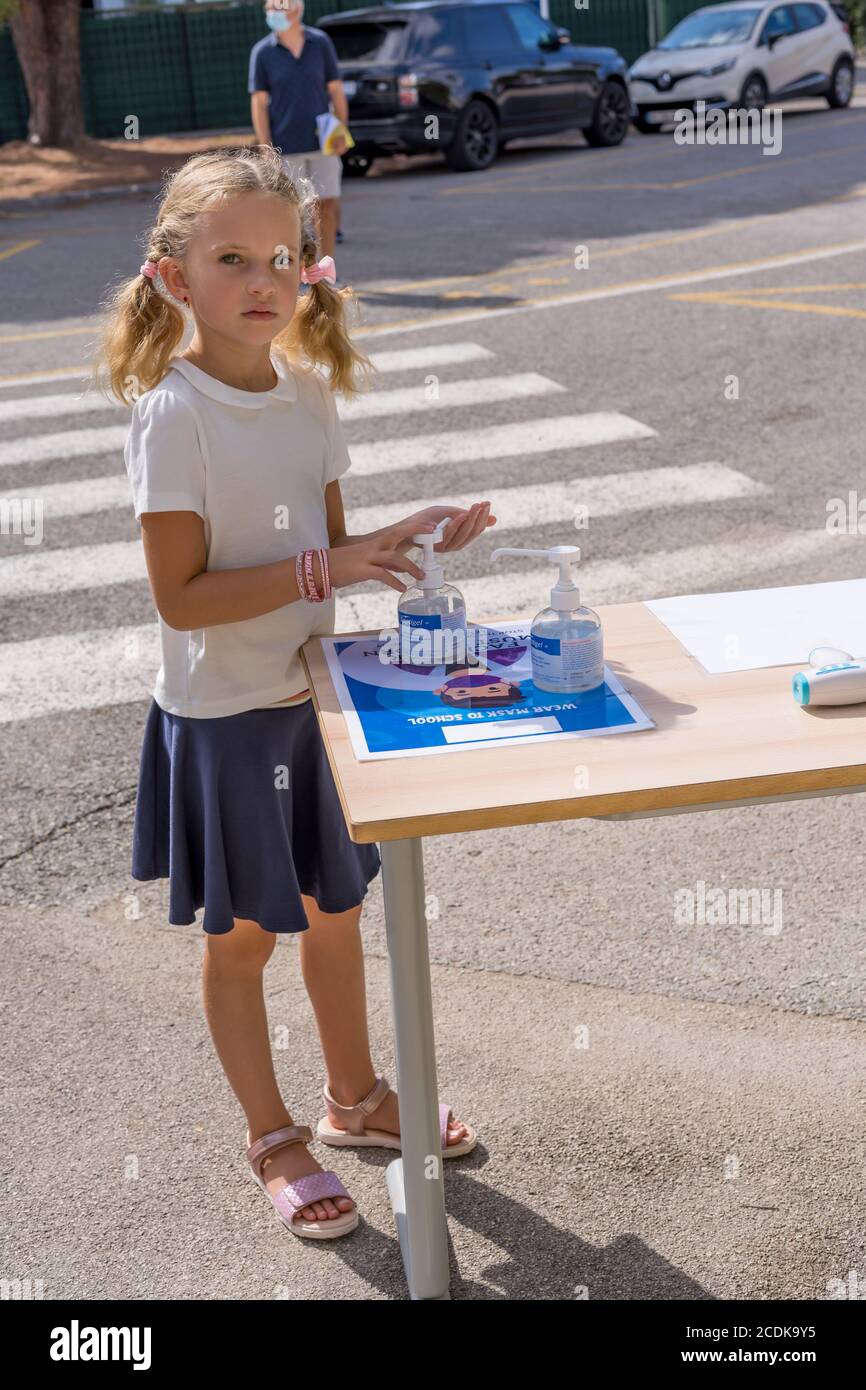 Student cleaning classroom hi-res stock photography and images - Alamy