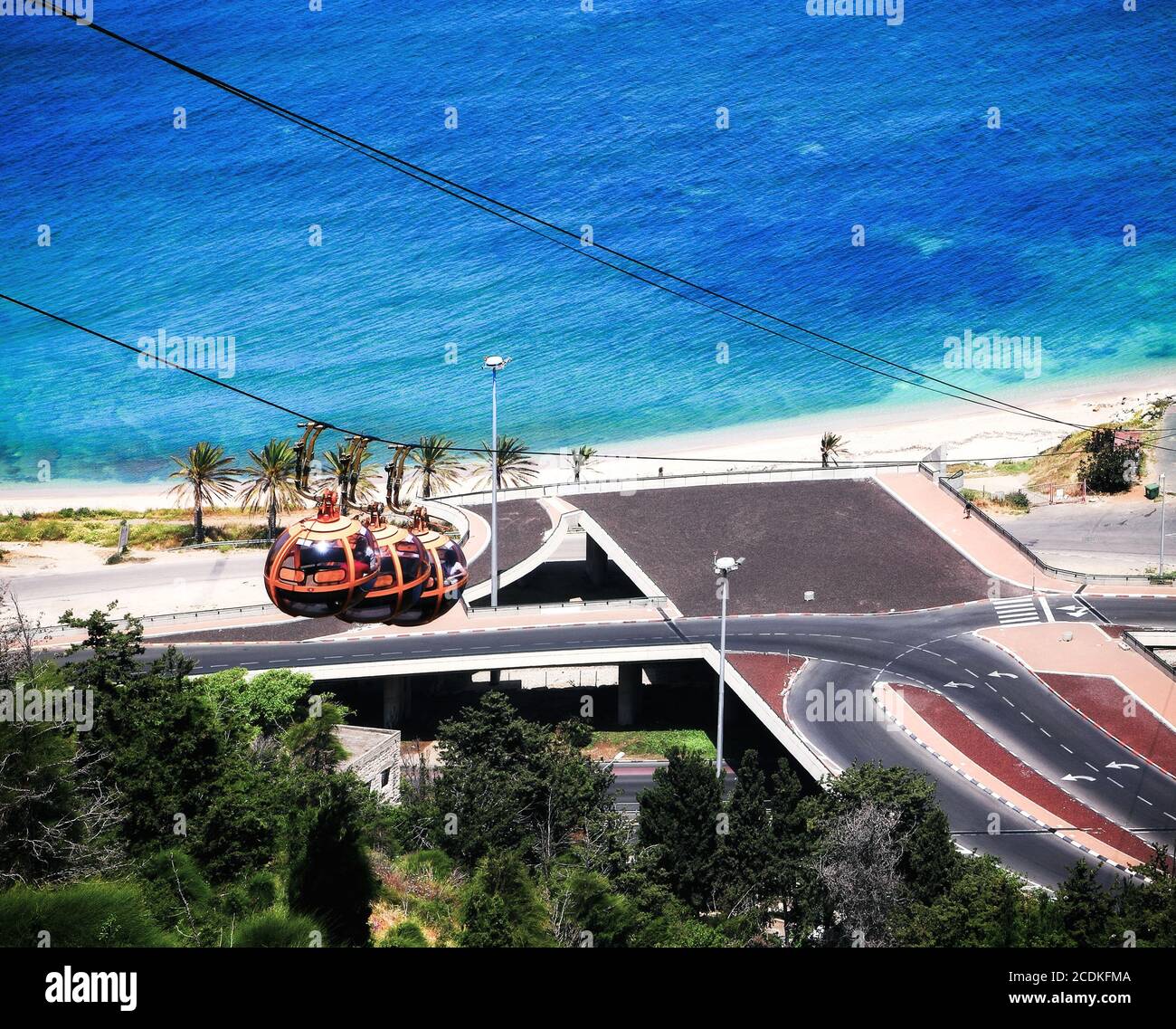 Harbor cable car hi-res stock photography and images - Alamy