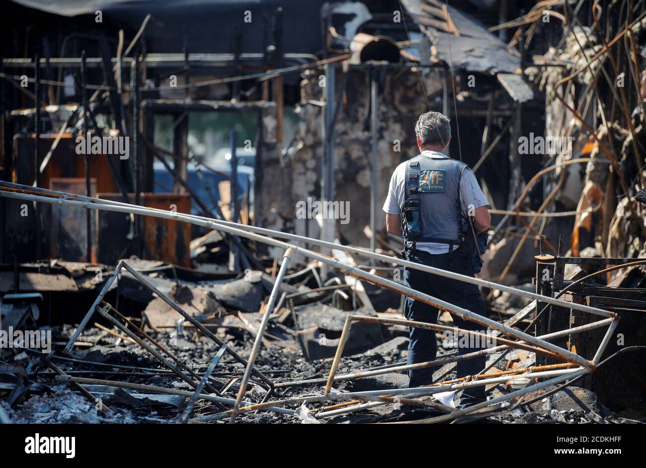 Burnt out building hi-res stock photography and images - Alamy