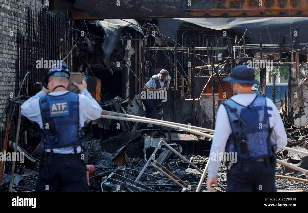 Burnt out building hi-res stock photography and images - Alamy