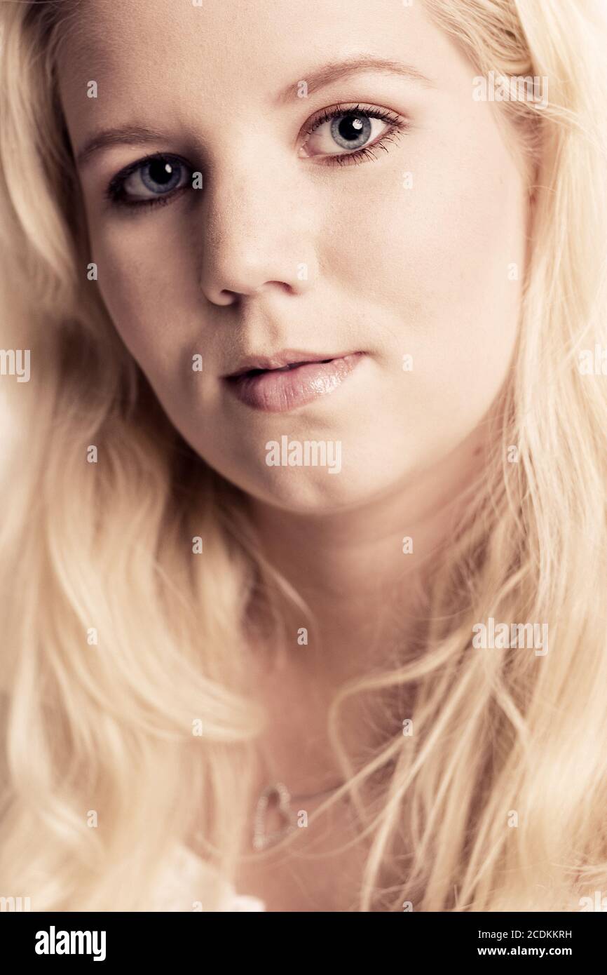 Look interested hi-res stock photography and images - Alamy