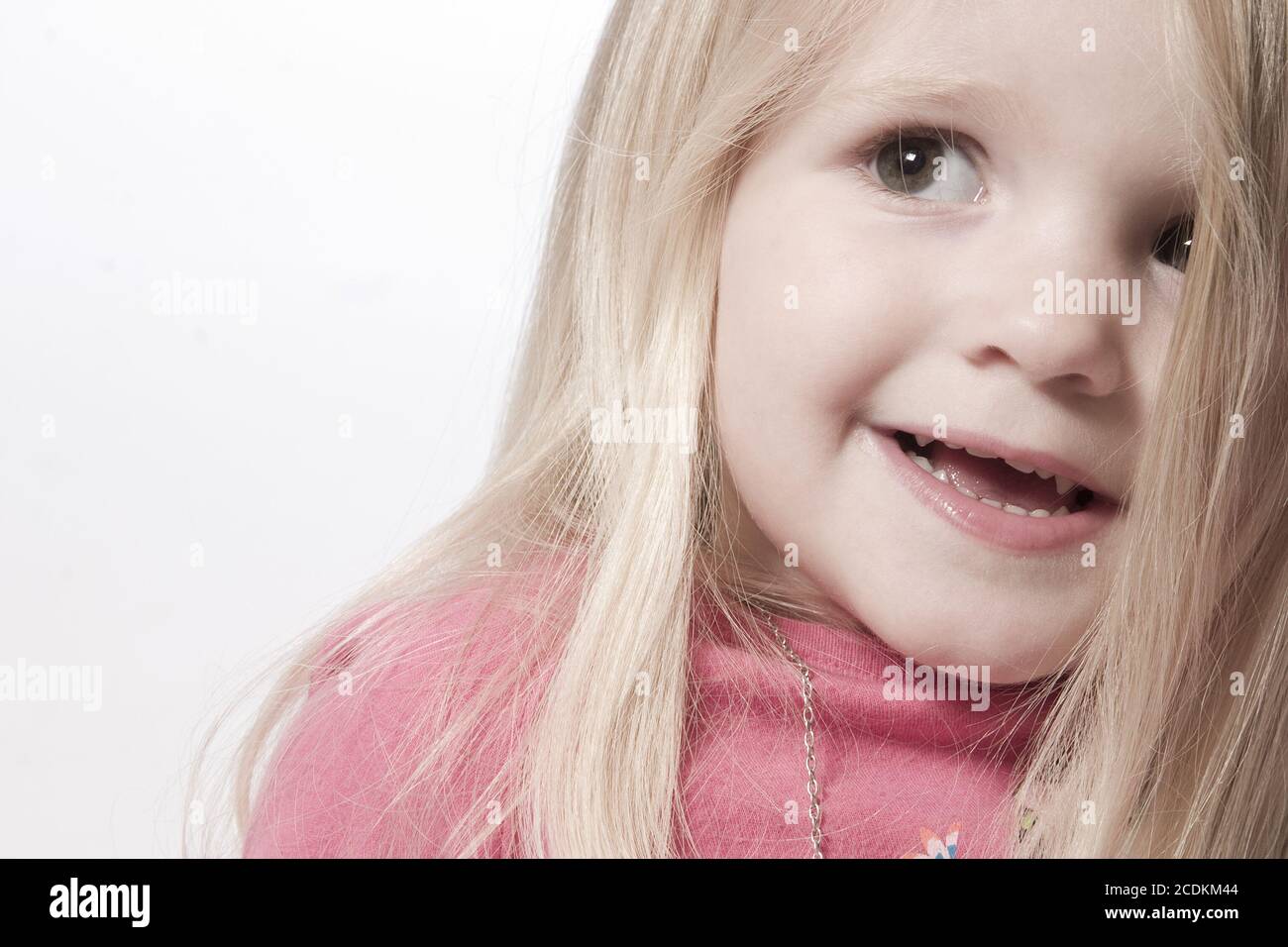 Smiling toddler hi-res stock photography and images - Alamy