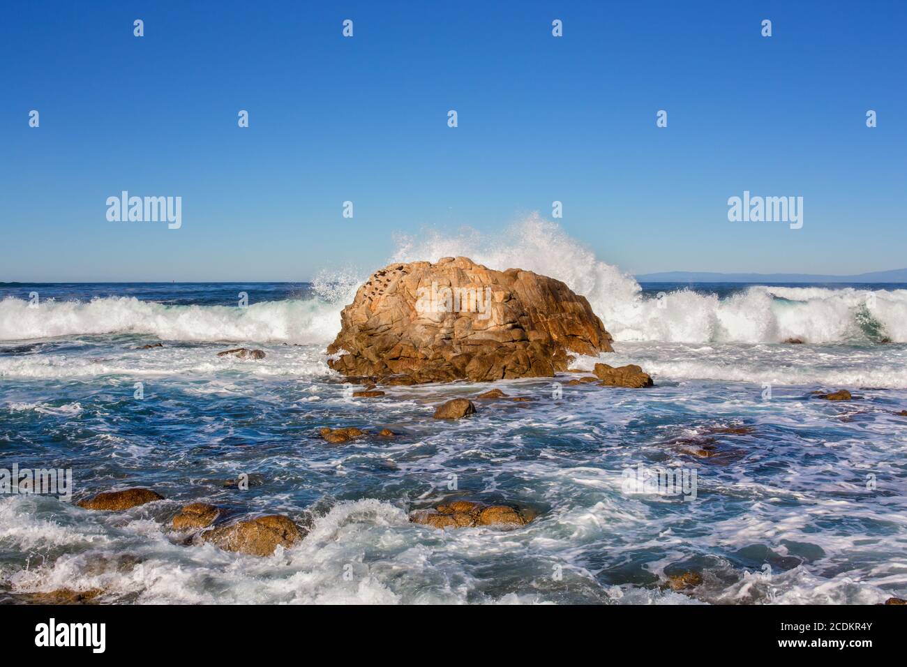 Waves coming ashore hi-res stock photography and images - Alamy
