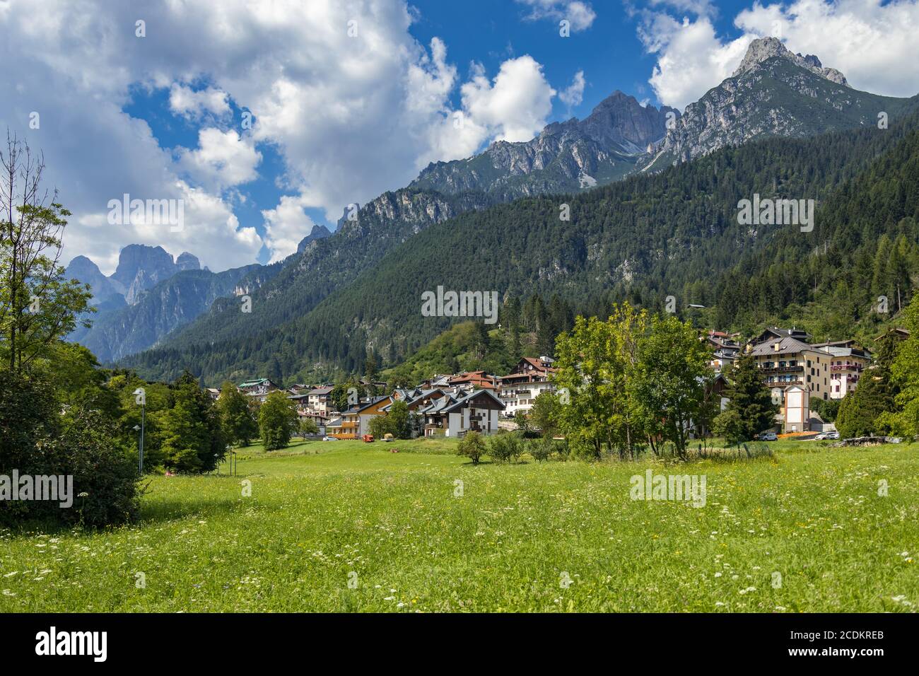 Auronzo di cadore italy august hi-res stock photography and images - Alamy