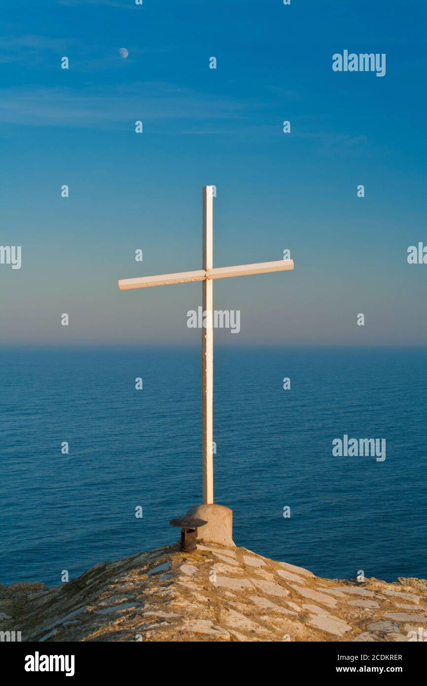 Cross with clear sky hi-res stock photography and images - Alamy