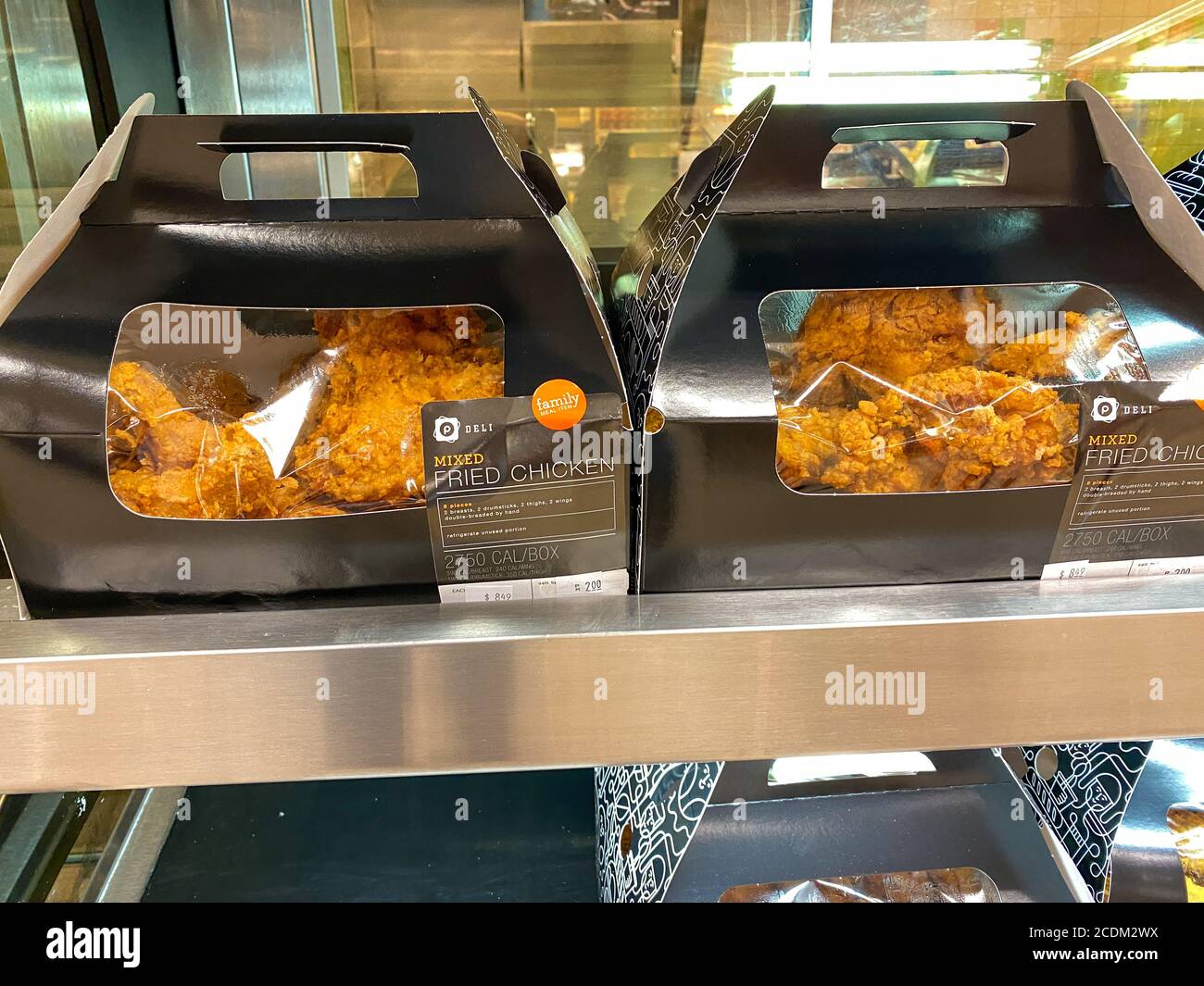 Cooked meat display store hi-res stock photography and images - Alamy
