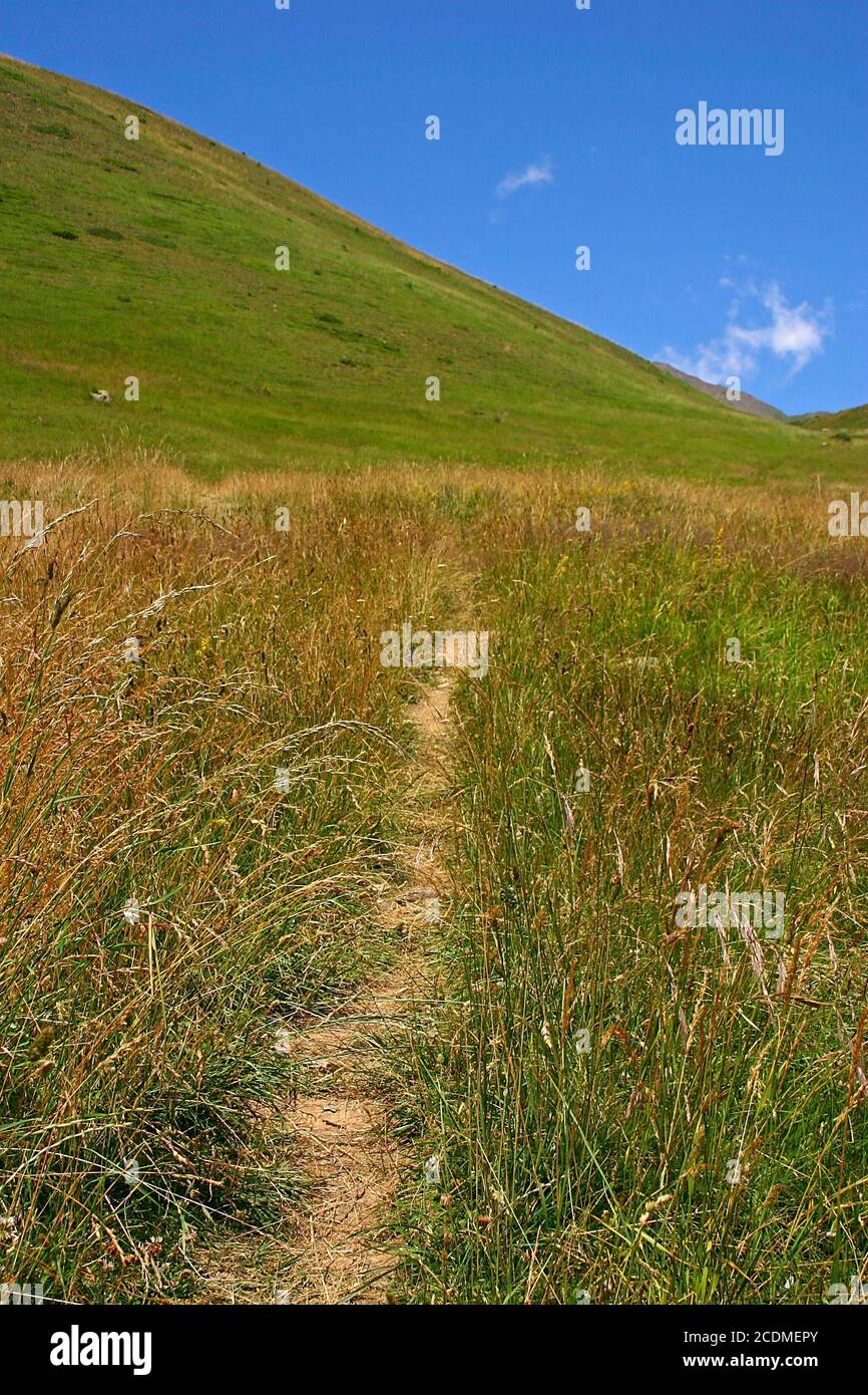 Village walking trail hi-res stock photography and images - Alamy