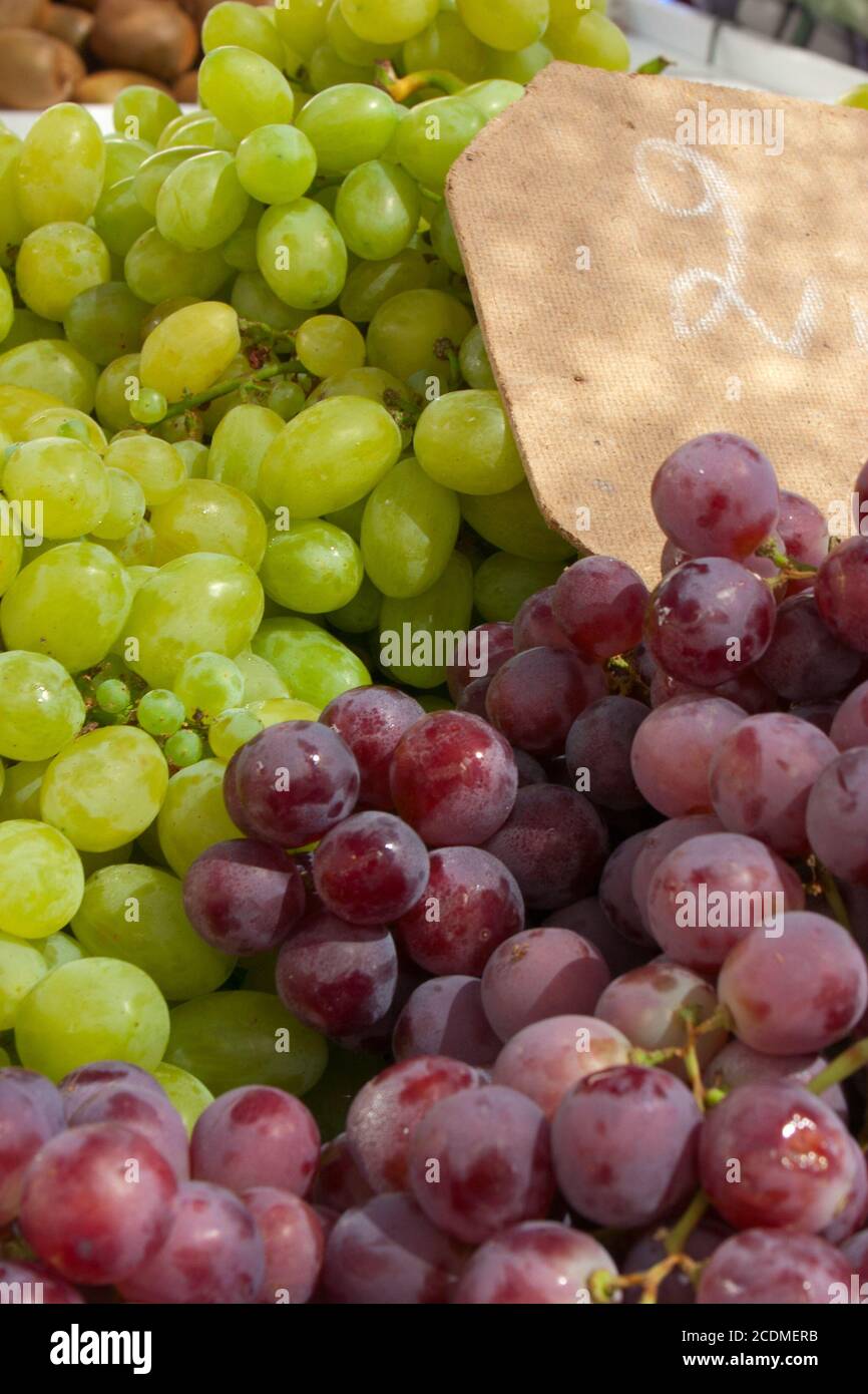 White and blue grapes Stock Photo - Alamy