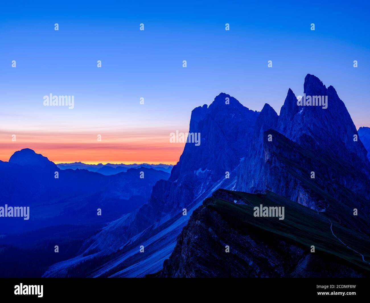 Fermida towers at dawn, Geisler peaks, Seceda, Puez-Odle nature park ...