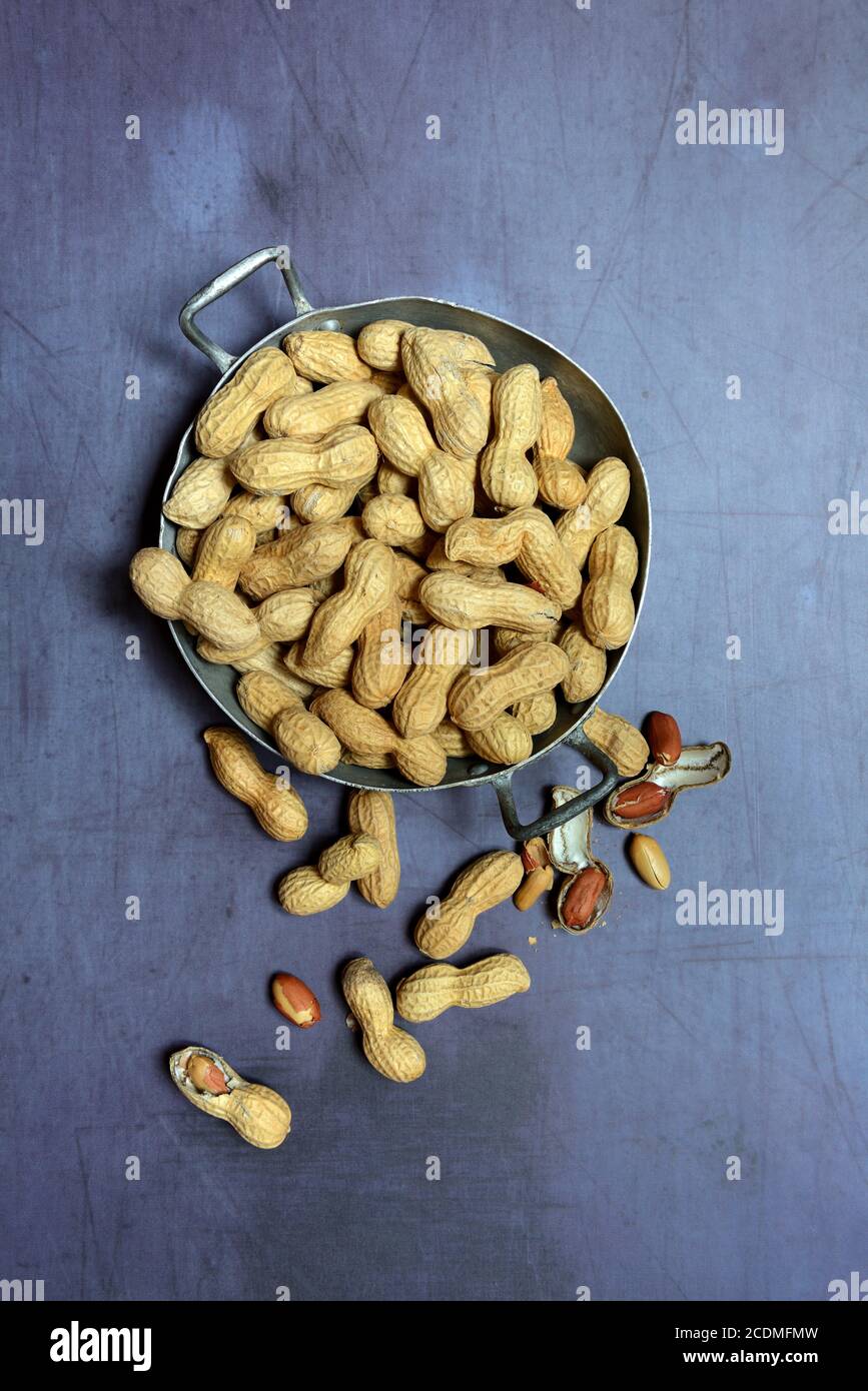 Peanuts in shell hi-res stock photography and images - Alamy