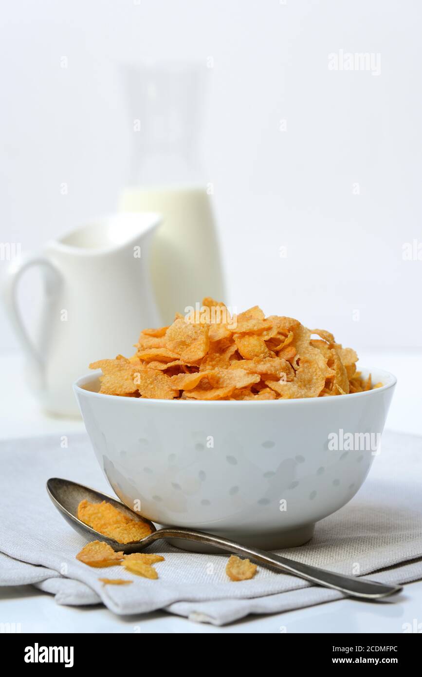 Spoon cornflakes bowl hi-res stock photography and images - Alamy