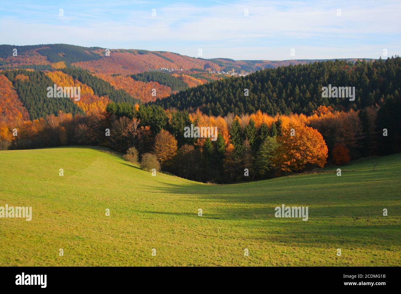Autuum colors hi-res stock photography and images - Alamy