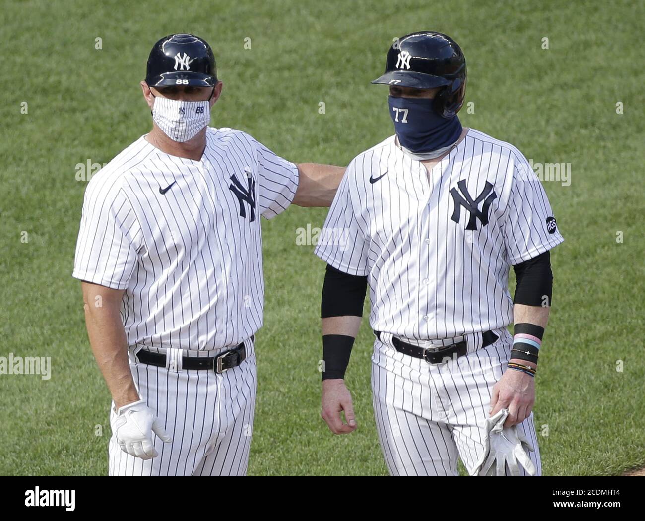 3rd base coach hi-res stock photography and images - Alamy