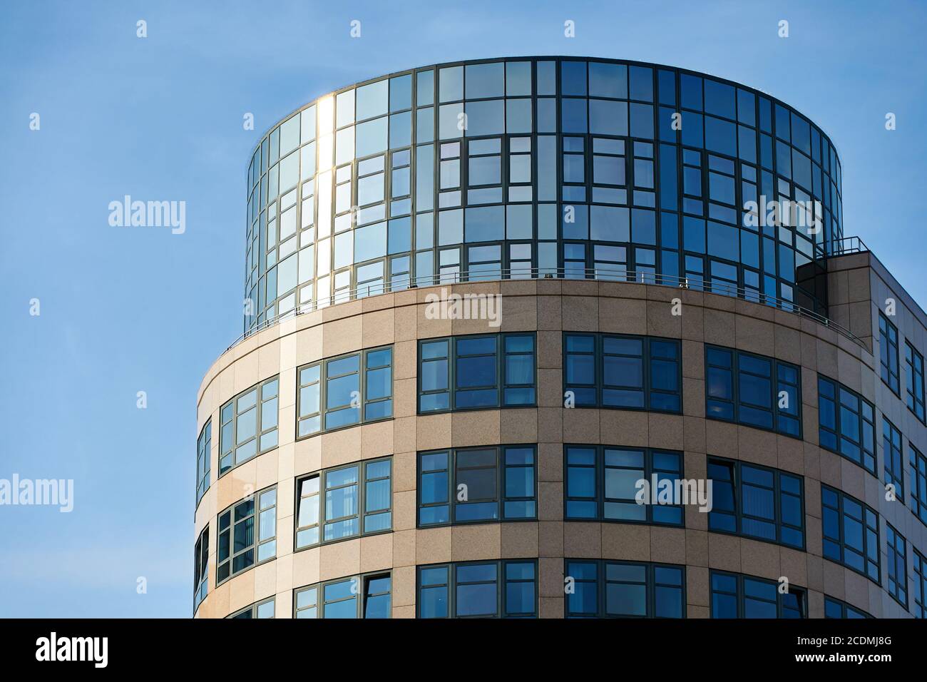Office building berlin hi-res stock photography and images - Alamy