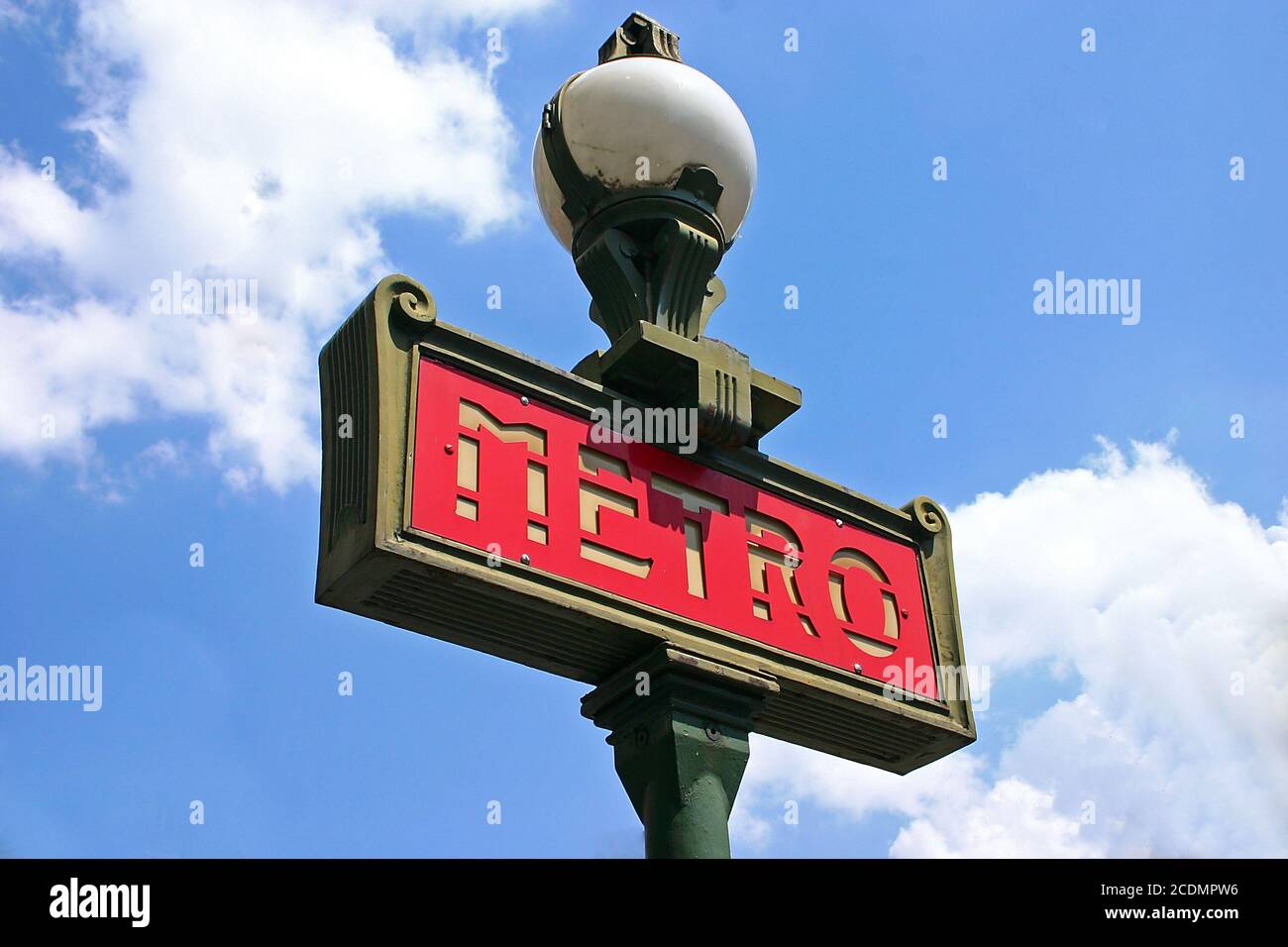 Horizontal metro hi-res stock photography and images - Alamy