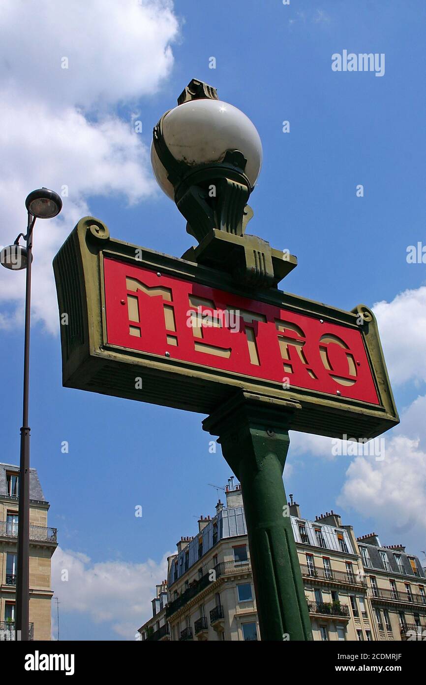 Paris Metro Sign - Vertical Stock Photo - Alamy