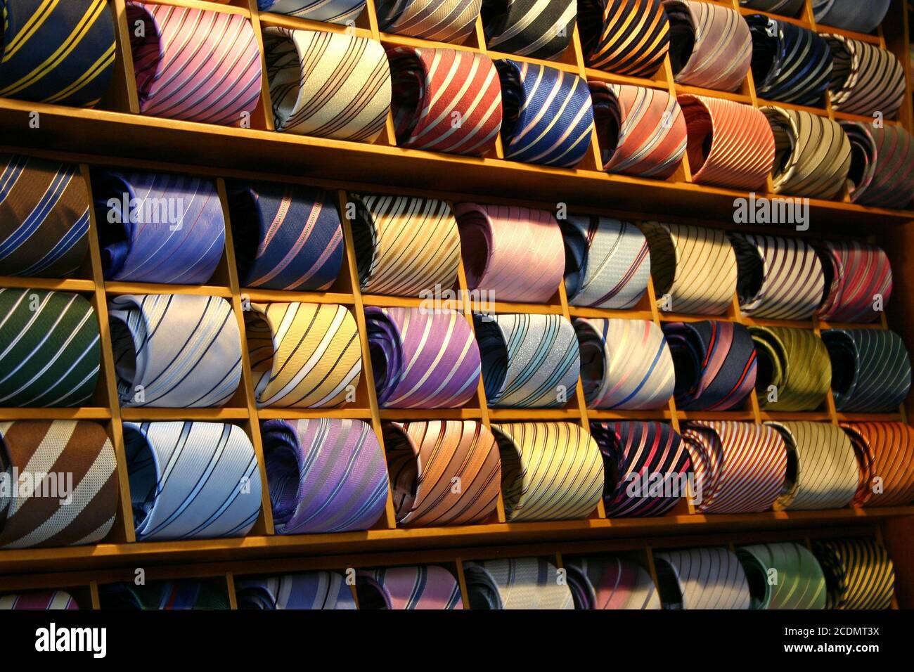 Shelf accessory hi-res stock photography and images - Alamy