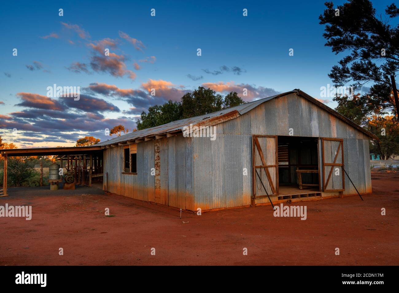 Sheep shearing shed australia hi-res stock photography and images - Alamy