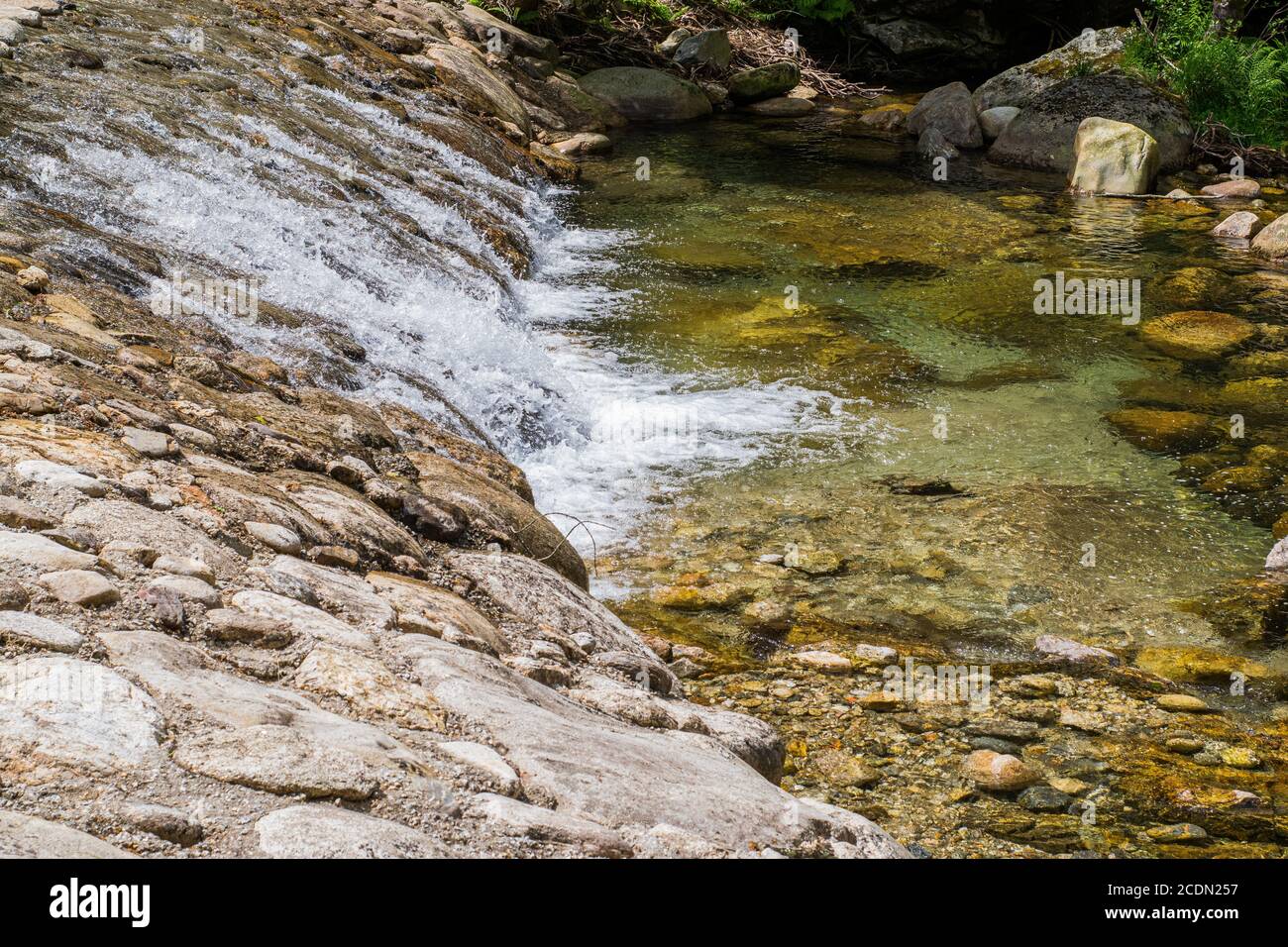 Clear rivers hi-res stock photography and images - Alamy