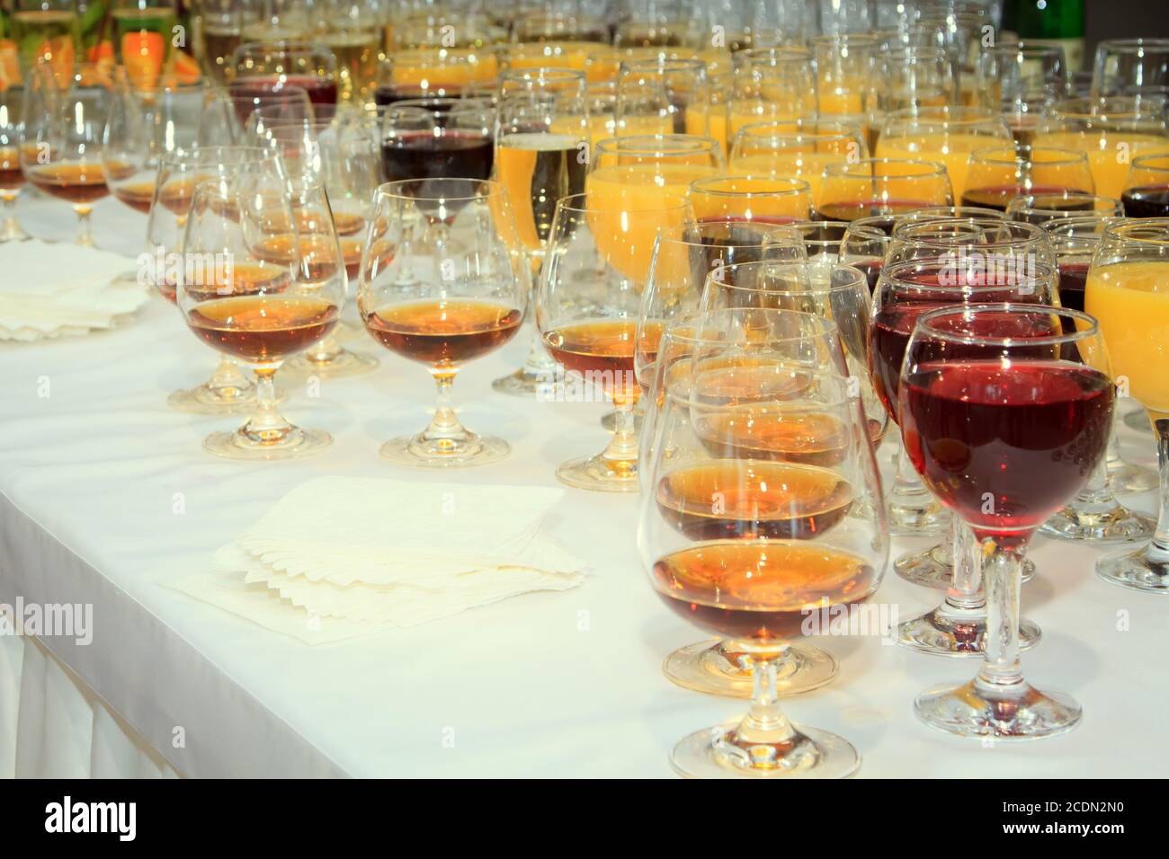 Alcoholic drinks table hi-res stock photography and images - Alamy