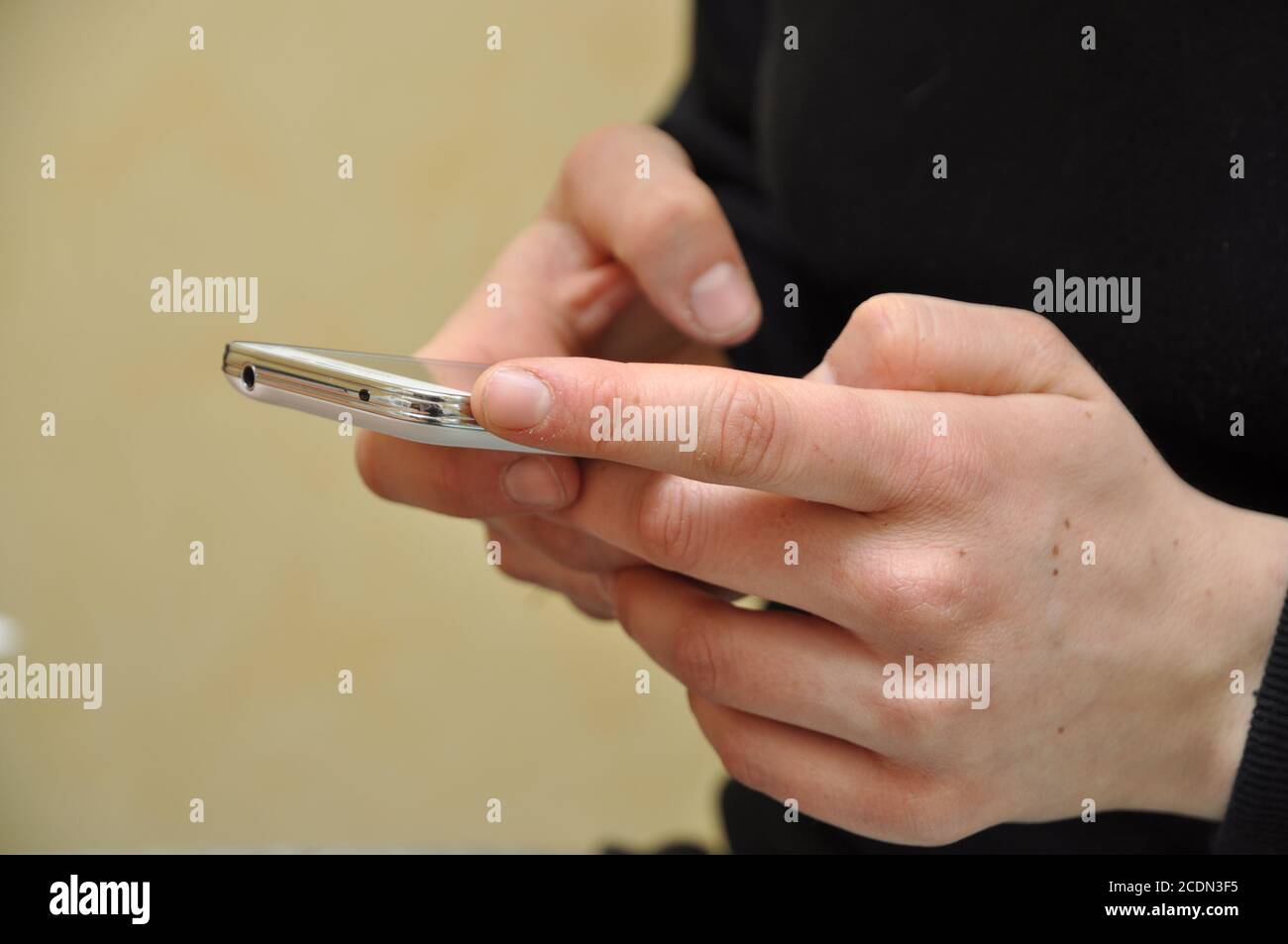 Hands with Smartphone Stock Photo - Alamy