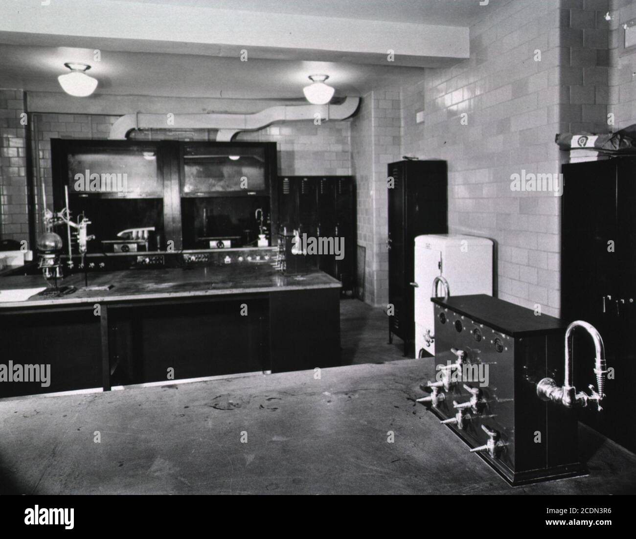 Antique photo lab hi-res stock photography and images - Alamy