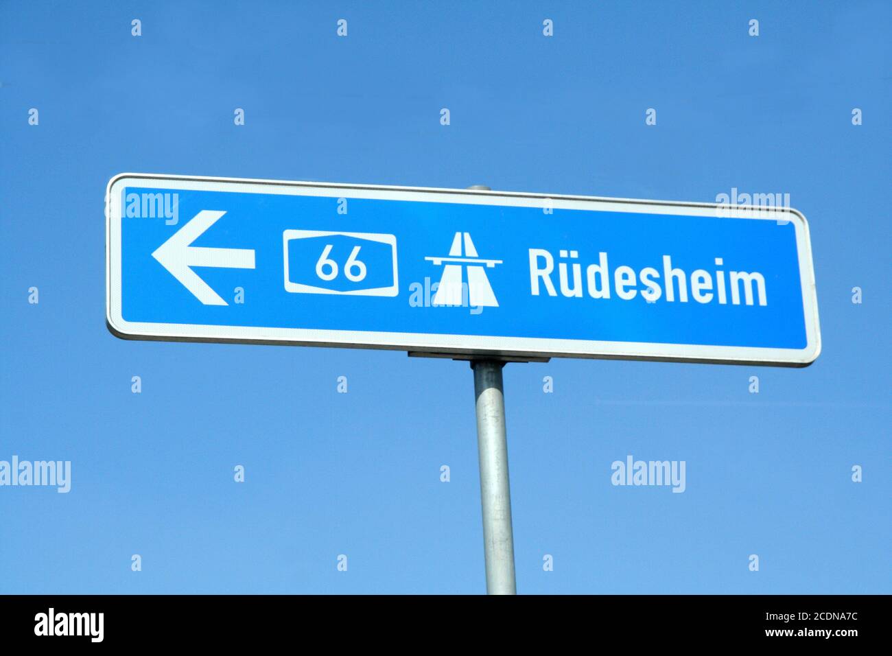 highway sign ruedesheim Stock Photo - Alamy