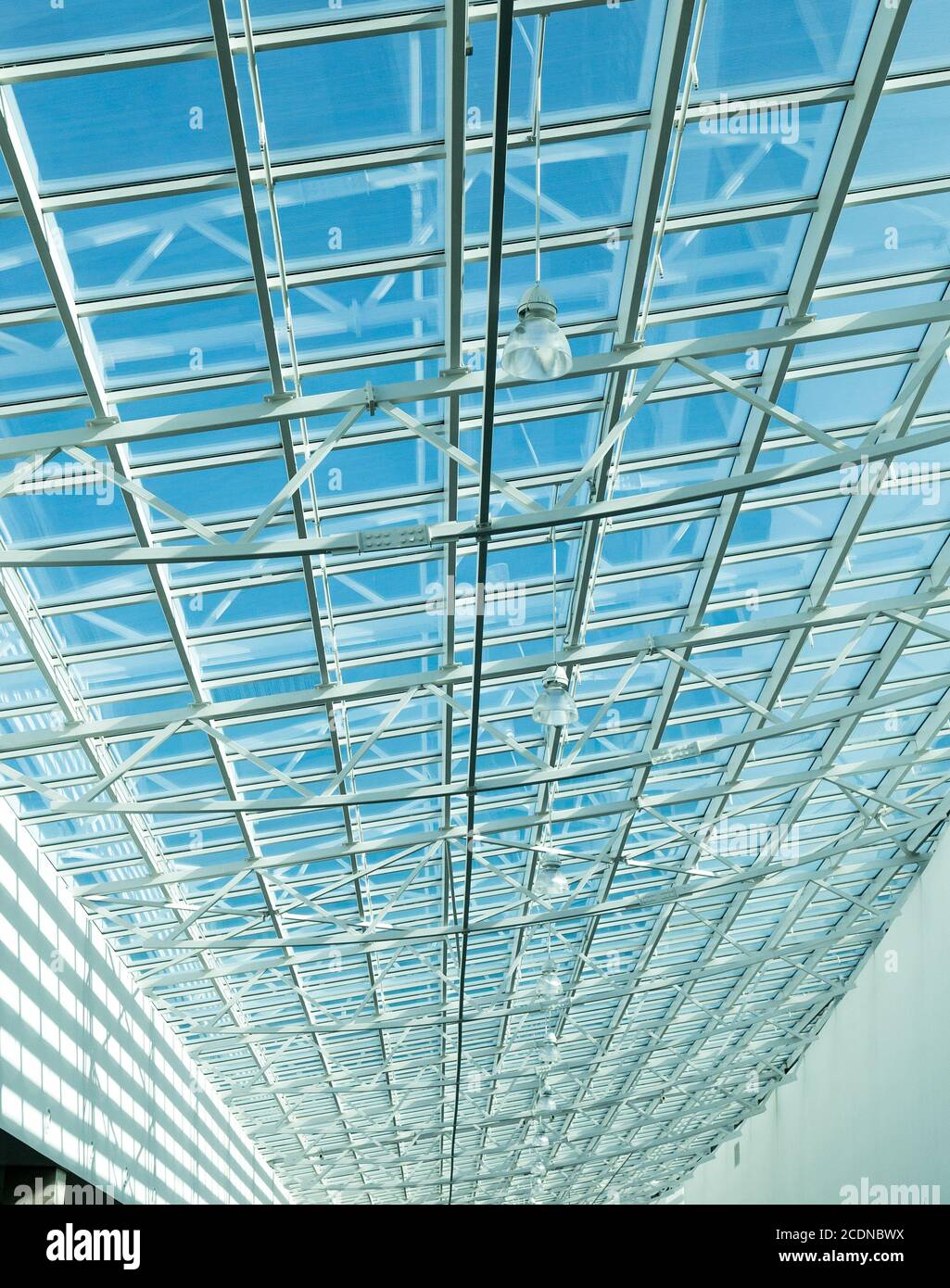 Glass roof at station hi-res stock photography and images - Alamy