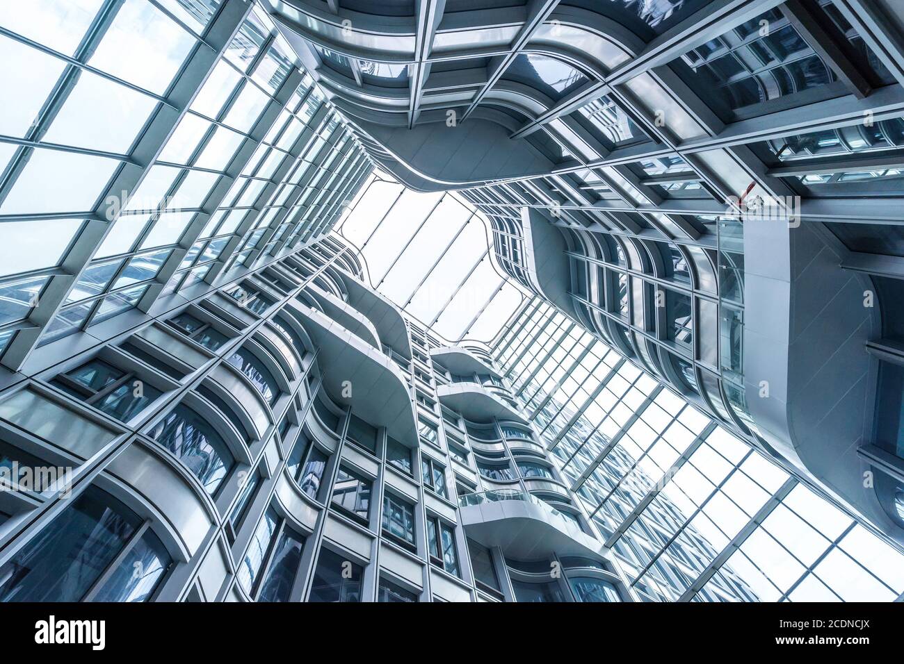 Looking up skyscraper hi-res stock photography and images - Alamy