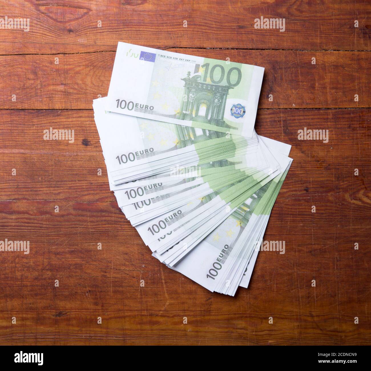 100 banknotes hi-res stock photography and images - Alamy