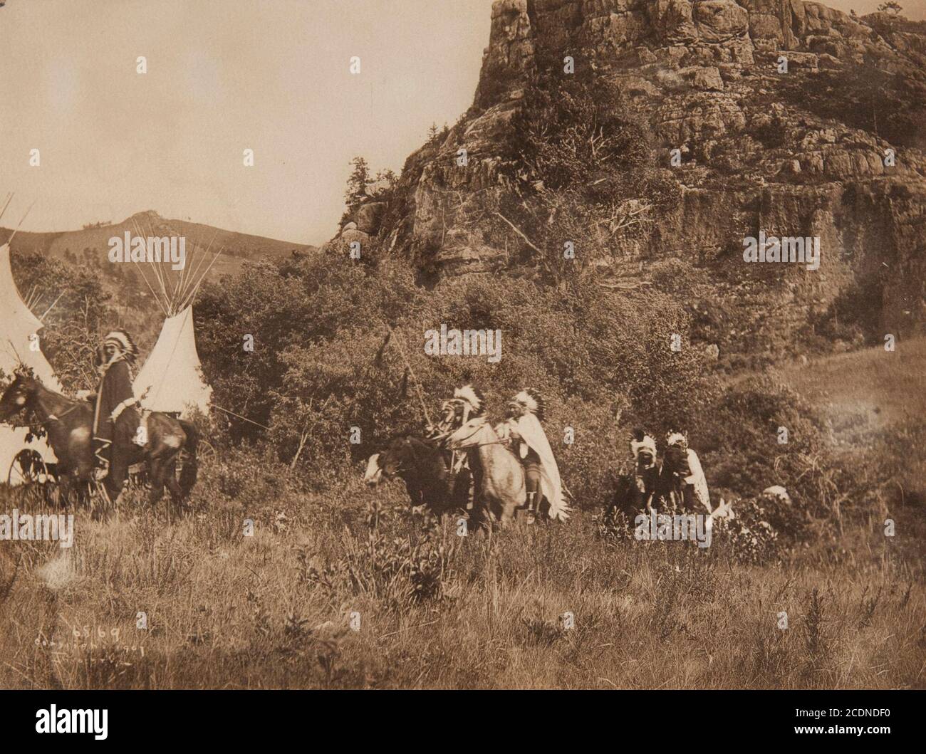 Native american war path hi-res stock photography and images - Alamy