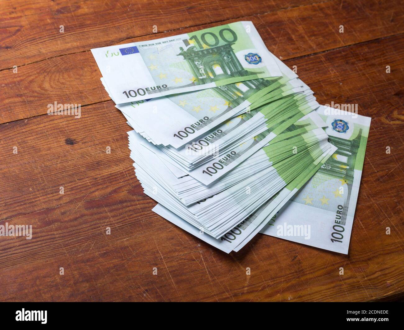 100 banknotes hi-res stock photography and images - Alamy