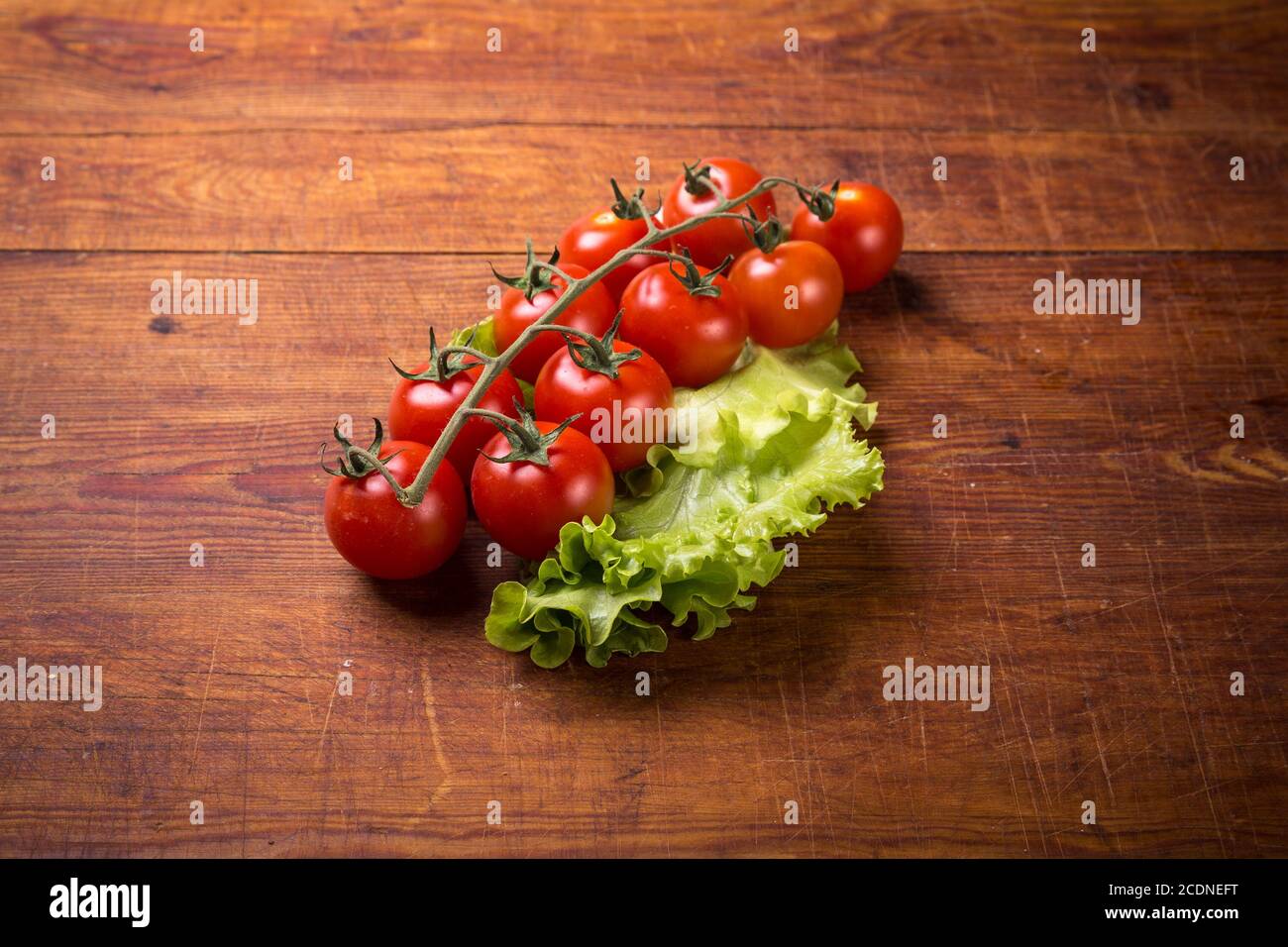 Table of tomatoes hi-res stock photography and images - Alamy